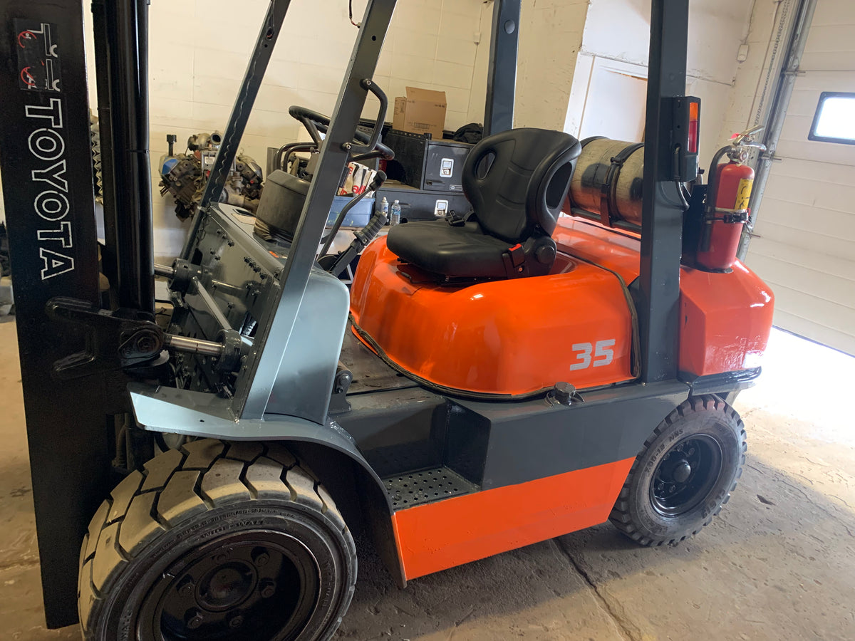 TOYOTA 35 – OC100 Forklifts